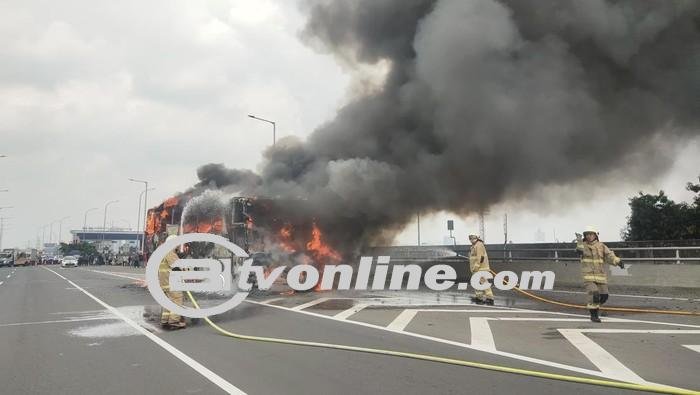 Kronologi Kebakaran Bus Pariwisata di Tol Arah Tanjung Priok: Diduga Dimulai dari Pecahnya Ban